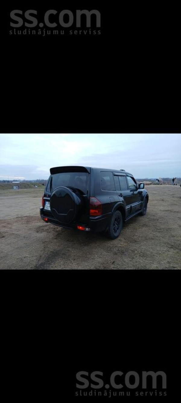 Black Mitsubishi Pajero 2004 in Daugavpils, with an engine capacity of 3.20 L and mileage of 303 thousand km for 4600 €, photo 9 on AUTOMOTO.COM.LV