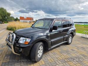 Melns Mitsubishi Pajero 2004 Tallina, ar dzinēja tilpumu 3.20 L un nobraukumu 494 tūkst. km par 2700 €, foto  vietnē AUTOMOTO.COM.LV