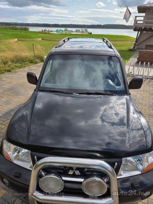 Melns Mitsubishi Pajero 2004 Tallina, ar dzinēja tilpumu 3.20 L un nobraukumu 494 tūkst. km par 2700 €, foto 5 vietnē AUTOMOTO.COM.LV