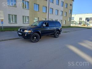 Melns Mitsubishi Pajero 2005 Rīga, ar dzinēja tilpumu 3.00 L un nobraukumu 0 tūkst. km par 5500 €, foto  vietnē AUTOMOTO.COM.LV