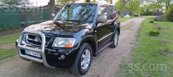 Melns Mitsubishi Pajero 2005 Rīga, ar dzinēja tilpumu 3.20 L un nobraukumu 304 tūkst. km par 3500 €, foto 5 vietnē AUTOMOTO.COM.LV