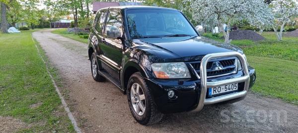 Melns Mitsubishi Pajero 2005 Rīga, ar dzinēja tilpumu 3.20 L un nobraukumu 304 tūkst. km par 3500 €, foto 6 vietnē AUTOMOTO.COM.LV