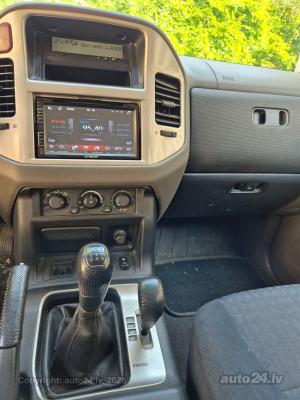 Melns Mitsubishi Pajero 2005 Kuresāre, ar dzinēja tilpumu 3.20 L un nobraukumu 329 tūkst. km par 2900 €, foto 7 vietnē AUTOMOTO.COM.LV