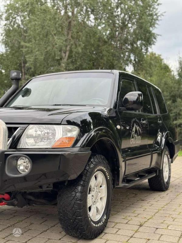 Melns Mitsubishi Pajero 2005 Viļņa, ar dzinēja tilpumu 3.20 L un nobraukumu 299 tūkst. km par 4250 €, foto 8 vietnē AUTOMOTO.COM.LV