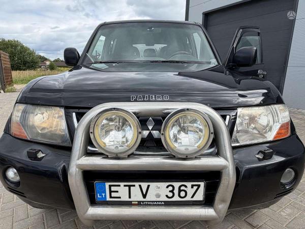 Melns Mitsubishi Pajero 2005 Viļņa, ar dzinēja tilpumu 3.20 L un nobraukumu 323 tūkst. km par 2650 €, foto 9 vietnē AUTOMOTO.COM.LV
