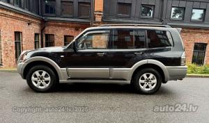 Melns Mitsubishi Pajero 2005 Tallina, ar dzinēja tilpumu 3.20 L un nobraukumu 300 tūkst. km par 4999 €, foto 8 vietnē AUTOMOTO.COM.LV