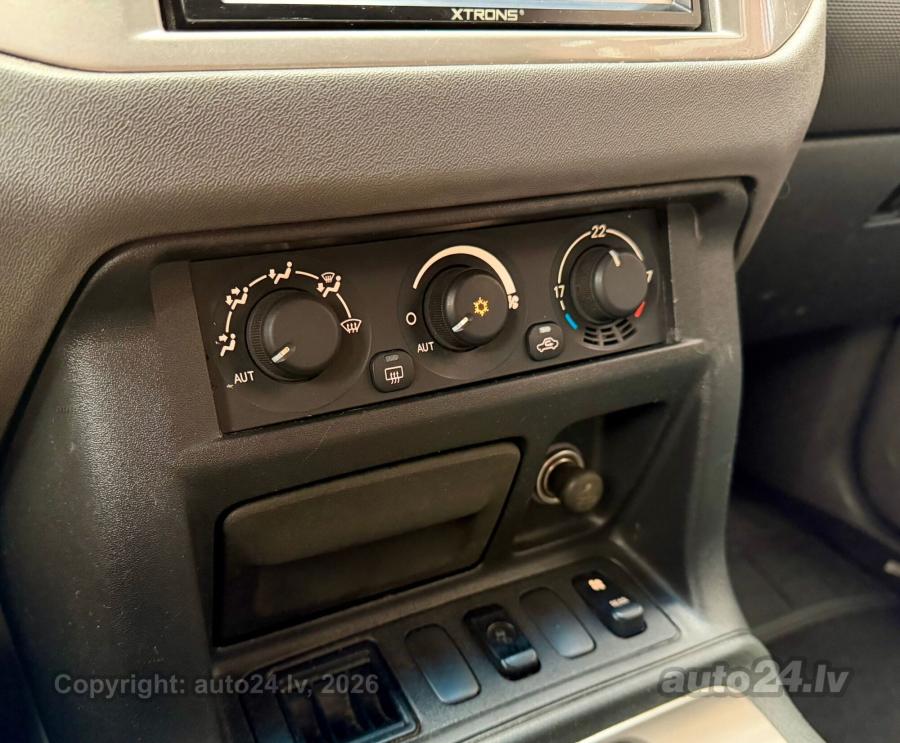 Melns Mitsubishi Pajero 2005 Tallina, ar dzinēja tilpumu 3.20 L un nobraukumu 300 tūkst. km par 4999 €, foto 18 vietnē AUTOMOTO.COM.LV