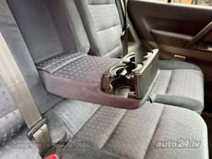 Melns Mitsubishi Pajero 2005 Tallina, ar dzinēja tilpumu 3.20 L un nobraukumu 300 tūkst. km par 4999 €, foto 22 vietnē AUTOMOTO.COM.LV