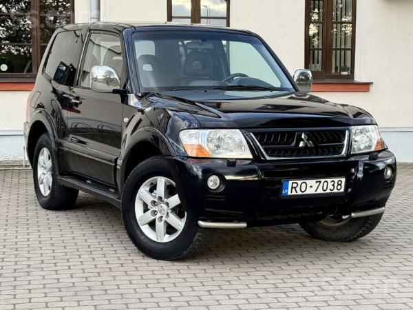 Melns Mitsubishi Pajero 2006 Jelgava, ar dzinēja tilpumu 3.20 L un nobraukumu 243 tūkst. km par 4950 €, foto 2 vietnē AUTOMOTO.COM.LV