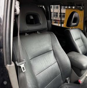Black Mitsubishi Pajero 2006 in Ukmerge, with an engine capacity of 2.50 L and mileage of 150 thousand km for 1900 €, photo 10 on AUTOMOTO.COM.LV