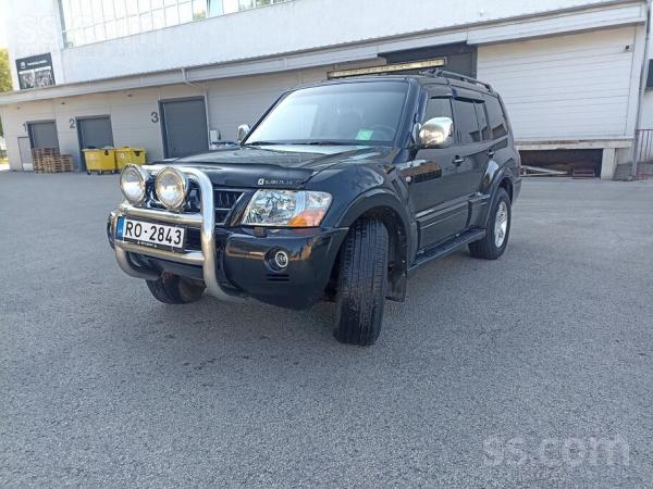 Melns Mitsubishi Pajero 2006 Rīga, ar dzinēja tilpumu 3.20 L un nobraukumu 460 tūkst. km par 3800 €, foto 1 vietnē AUTOMOTO.COM.LV