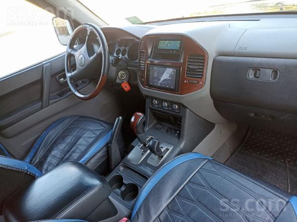 Melns Mitsubishi Pajero 2006 Rīga, ar dzinēja tilpumu 3.20 L un nobraukumu 460 tūkst. km par 3800 €, foto 5 vietnē AUTOMOTO.COM.LV