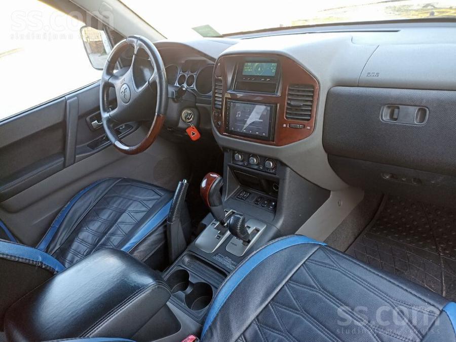Melns Mitsubishi Pajero 2006 Rīga, ar dzinēja tilpumu 3.20 L un nobraukumu 460 tūkst. km par 3800 €, foto 6 vietnē AUTOMOTO.COM.LV
