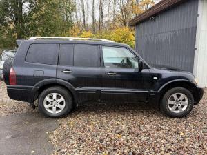 Melns Mitsubishi Pajero 2006 Viļņa, ar dzinēja tilpumu 3.20 L un nobraukumu 408 tūkst. km par 2450 €, foto 3 vietnē AUTOMOTO.COM.LV