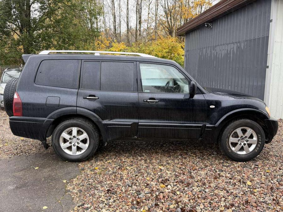 Melns Mitsubishi Pajero 2006 Viļņa, ar dzinēja tilpumu 3.20 L un nobraukumu 408 tūkst. km par 2450 €, foto 3 vietnē AUTOMOTO.COM.LV