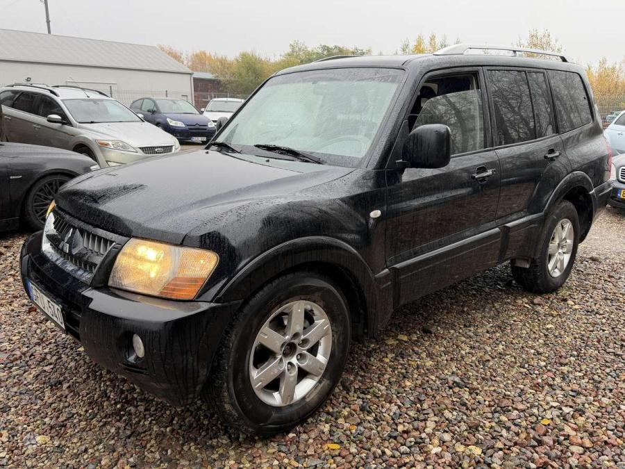 Melns Mitsubishi Pajero 2006 Viļņa, ar dzinēja tilpumu 3.20 L un nobraukumu 408 tūkst. km par 2450 €, foto 8 vietnē AUTOMOTO.COM.LV