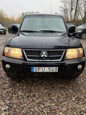 Melns Mitsubishi Pajero 2006 Viļņa, ar dzinēja tilpumu 3.20 L un nobraukumu 408 tūkst. km par 2450 €, foto 9 vietnē AUTOMOTO.COM.LV