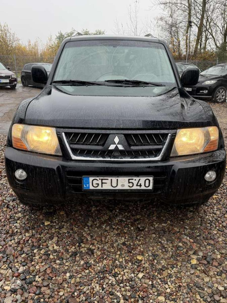Melns Mitsubishi Pajero 2006 Viļņa, ar dzinēja tilpumu 3.20 L un nobraukumu 408 tūkst. km par 2450 €, foto 9 vietnē AUTOMOTO.COM.LV
