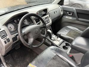 Melns Mitsubishi Pajero 2006 Viļņa, ar dzinēja tilpumu 3.20 L un nobraukumu 408 tūkst. km par 2450 €, foto 10 vietnē AUTOMOTO.COM.LV