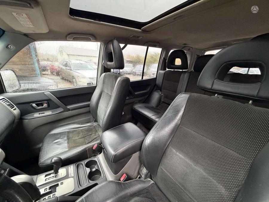 Melns Mitsubishi Pajero 2006 Viļņa, ar dzinēja tilpumu 3.20 L un nobraukumu 408 tūkst. km par 2450 €, foto 11 vietnē AUTOMOTO.COM.LV