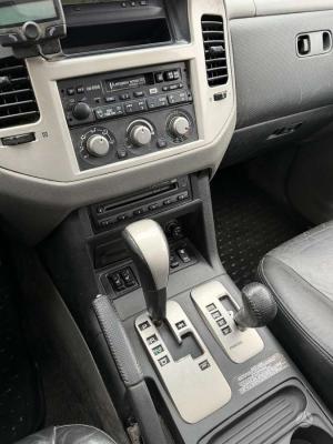 Melns Mitsubishi Pajero 2006 Viļņa, ar dzinēja tilpumu 3.20 L un nobraukumu 408 tūkst. km par 2450 €, foto 15 vietnē AUTOMOTO.COM.LV