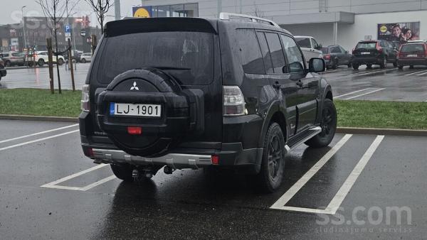 Melns Mitsubishi Pajero 2007 Rīga, ar dzinēja tilpumu 3.20 L un nobraukumu 410 tūkst. km par 6000 €, foto 4 vietnē AUTOMOTO.COM.LV