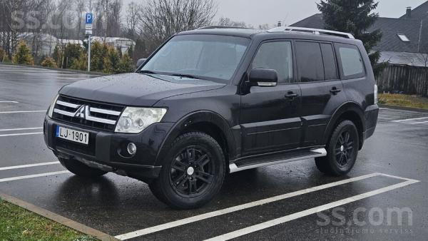 Melns Mitsubishi Pajero 2007 Rīga, ar dzinēja tilpumu 3.20 L un nobraukumu 410 tūkst. km par 6000 €, foto 8 vietnē AUTOMOTO.COM.LV