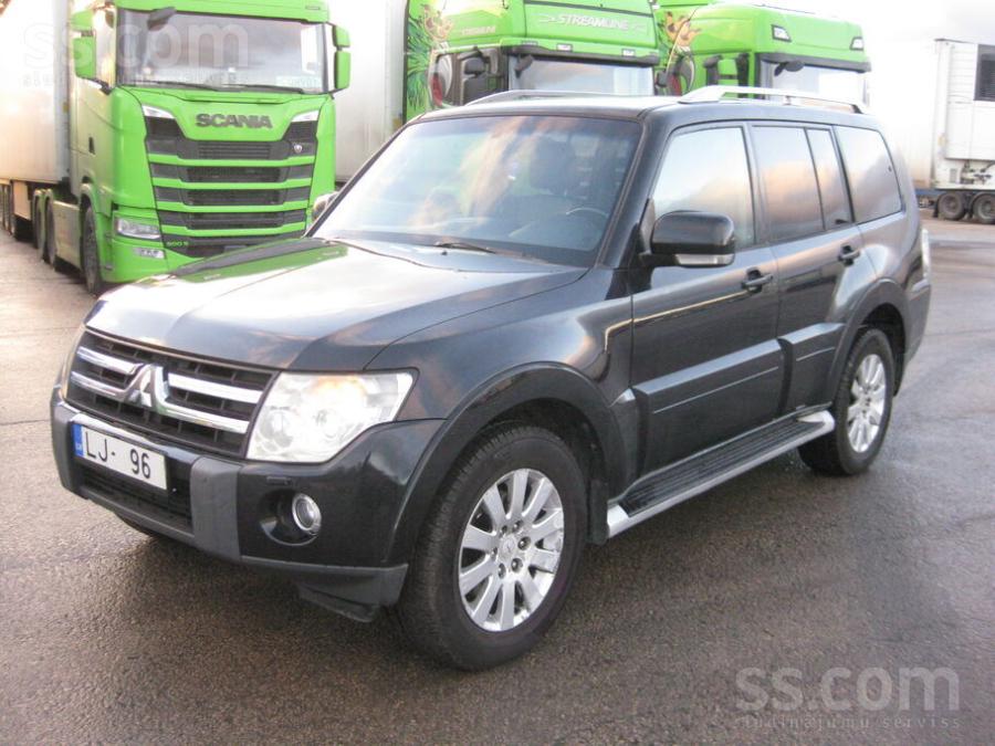 Black Mitsubishi Pajero 2007 in Riga, with an engine capacity of 3.20 L and mileage of 368 thousand km for 6000 €, photo 1 on AUTOMOTO.COM.LV