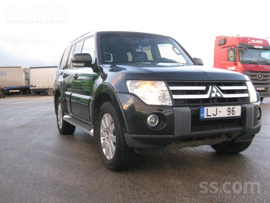 Black Mitsubishi Pajero 2007 in Riga, with an engine capacity of 3.20 L and mileage of 368 thousand km for 6000 €, photo 3 on AUTOMOTO.COM.LV