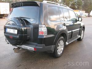 Black Mitsubishi Pajero 2007 in Riga, with an engine capacity of 3.20 L and mileage of 368 thousand km for 6000 €, photo 5 on AUTOMOTO.COM.LV