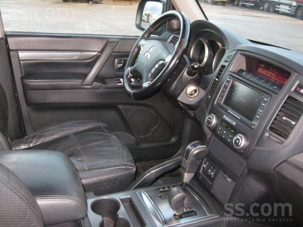 Melns Mitsubishi Pajero 2007 Rīga, ar dzinēja tilpumu 3.20 L un nobraukumu 368 tūkst. km par 6000 €, foto 6 vietnē AUTOMOTO.COM.LV