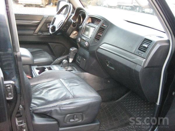 Melns Mitsubishi Pajero 2007 Rīga, ar dzinēja tilpumu 3.20 L un nobraukumu 368 tūkst. km par 6000 €, foto 7 vietnē AUTOMOTO.COM.LV