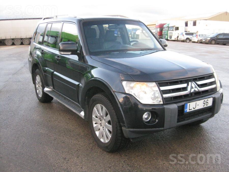 Black Mitsubishi Pajero 2007 in Riga, with an engine capacity of 3.20 L and mileage of 368 thousand km for 6000 €, photo 15 on AUTOMOTO.COM.LV