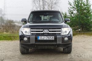 Melns Mitsubishi Pajero 2007 Rīga, ar dzinēja tilpumu 3.20 L un nobraukumu 334 tūkst. km par 7290 €, foto 2 vietnē AUTOMOTO.COM.LV