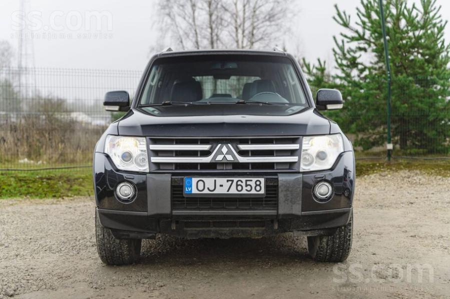 Melns Mitsubishi Pajero 2007 Rīga, ar dzinēja tilpumu 3.20 L un nobraukumu 334 tūkst. km par 7290 €, foto 2 vietnē AUTOMOTO.COM.LV