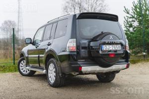 Melns Mitsubishi Pajero 2007 Rīga, ar dzinēja tilpumu 3.20 L un nobraukumu 334 tūkst. km par 7290 €, foto 4 vietnē AUTOMOTO.COM.LV