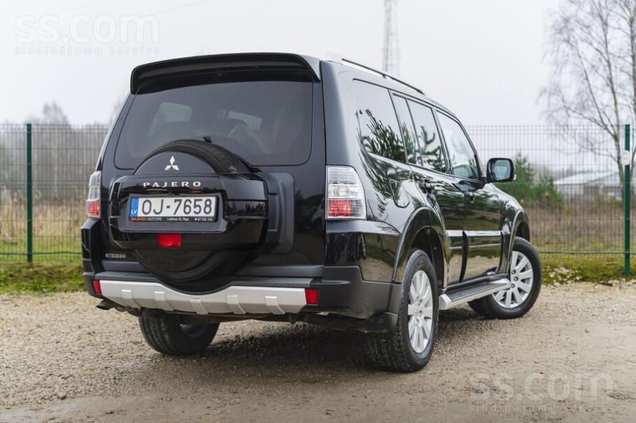 Melns Mitsubishi Pajero 2007 Rīga, ar dzinēja tilpumu 3.20 L un nobraukumu 334 tūkst. km par 7290 €, foto 6 vietnē AUTOMOTO.COM.LV
