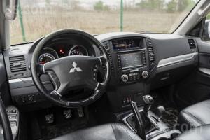 Melns Mitsubishi Pajero 2007 Rīga, ar dzinēja tilpumu 3.20 L un nobraukumu 334 tūkst. km par 7290 €, foto 7 vietnē AUTOMOTO.COM.LV