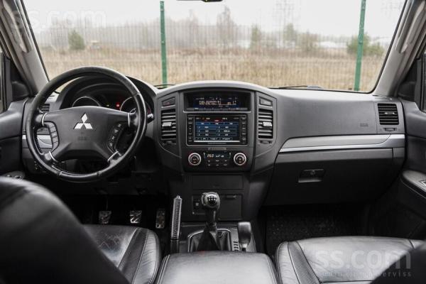 Melns Mitsubishi Pajero 2007 Rīga, ar dzinēja tilpumu 3.20 L un nobraukumu 334 tūkst. km par 7290 €, foto 10 vietnē AUTOMOTO.COM.LV