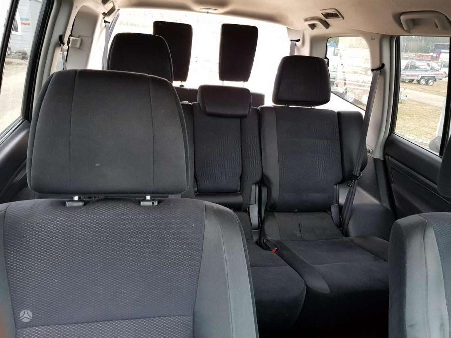 Black Mitsubishi Pajero 2007 in Vilnius, with an engine capacity of 3.20 L and mileage of 446 thousand km for 5200 €, photo 2 on AUTOMOTO.COM.LV