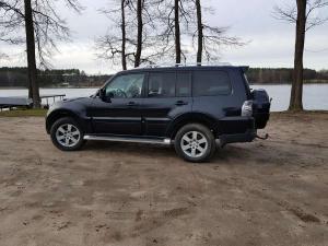 Black Mitsubishi Pajero 2007 in Vilnius, with an engine capacity of 3.20 L and mileage of 446 thousand km for 5200 €, photo 11 on AUTOMOTO.COM.LV