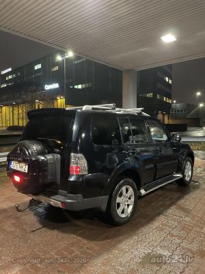 Black Mitsubishi Pajero 2007 in Tallinn, with an engine capacity of 3.20 L and mileage of 176 thousand km for 6950 €, photo  on AUTOMOTO.COM.LV