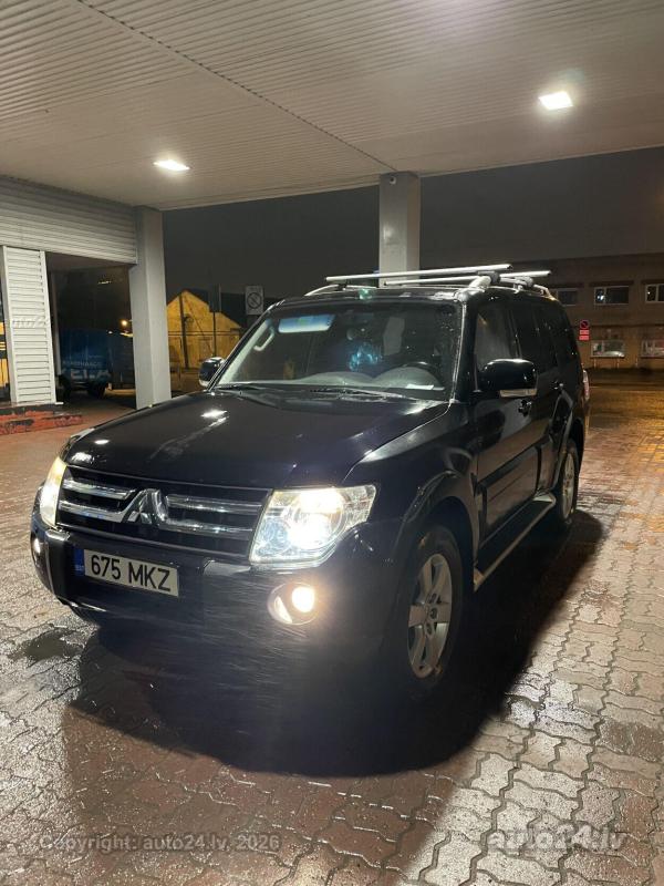 Black Mitsubishi Pajero 2007 in Tallinn, with an engine capacity of 3.20 L and mileage of 176 thousand km for 6950 €, photo 2 on AUTOMOTO.COM.LV