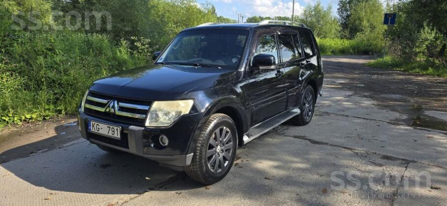 Melns Mitsubishi Pajero 2007 Rīga, ar dzinēja tilpumu 3.20 L un nobraukumu 341 tūkst. km par 6500 €, foto 1 vietnē AUTOMOTO.COM.LV