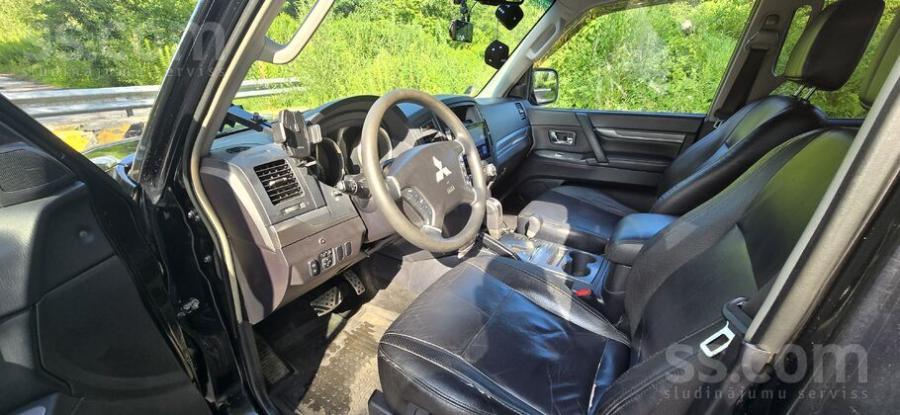 Melns Mitsubishi Pajero 2007 Rīga, ar dzinēja tilpumu 3.20 L un nobraukumu 341 tūkst. km par 6500 €, foto 11 vietnē AUTOMOTO.COM.LV