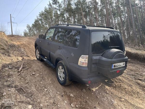 Melns Mitsubishi Pajero 2007 Viļņa, ar dzinēja tilpumu 3.20 L un nobraukumu 273 tūkst. km par 8400 €, foto 5 vietnē AUTOMOTO.COM.LV