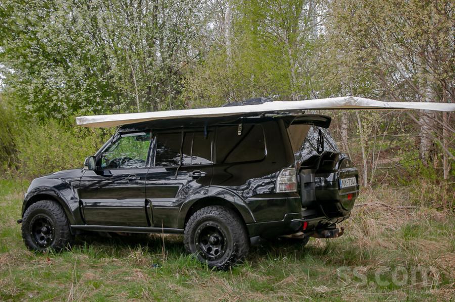 Melns Mitsubishi Pajero 2007 Tukums, ar dzinēja tilpumu 3.20 L un nobraukumu 369 tūkst. km par 9500 €, foto 1 vietnē AUTOMOTO.COM.LV