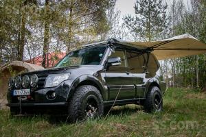 Melns Mitsubishi Pajero 2007 Tukums, ar dzinēja tilpumu 3.20 L un nobraukumu 369 tūkst. km par 9500 €, foto 3 vietnē AUTOMOTO.COM.LV