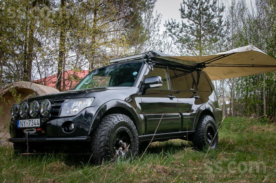 Melns Mitsubishi Pajero 2007 Tukums, ar dzinēja tilpumu 3.20 L un nobraukumu 369 tūkst. km par 9500 €, foto 3 vietnē AUTOMOTO.COM.LV