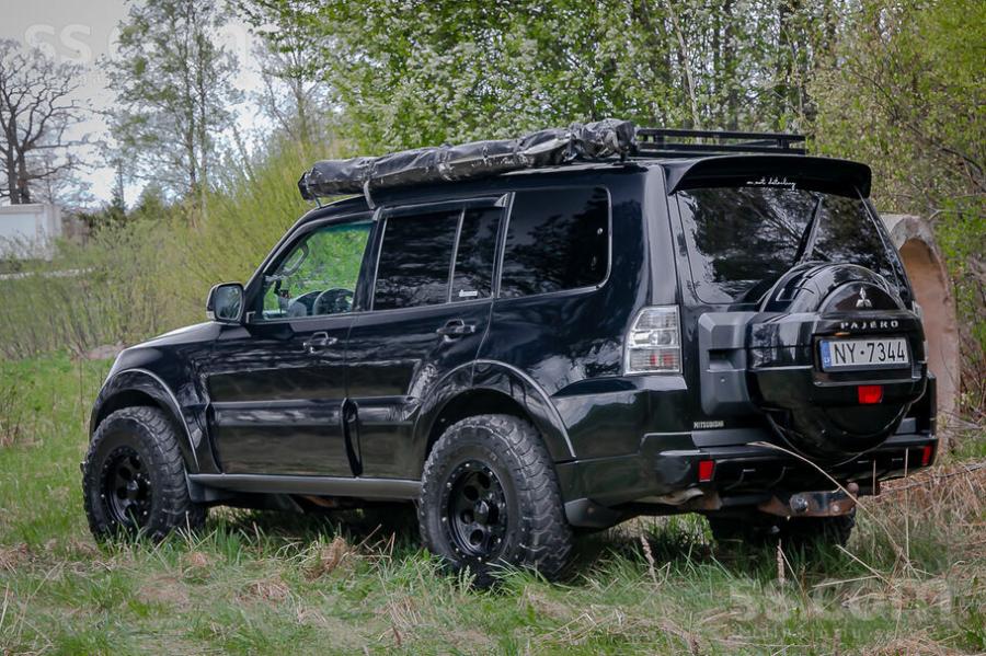 Melns Mitsubishi Pajero 2007 Tukums, ar dzinēja tilpumu 3.20 L un nobraukumu 369 tūkst. km par 9500 €, foto 6 vietnē AUTOMOTO.COM.LV